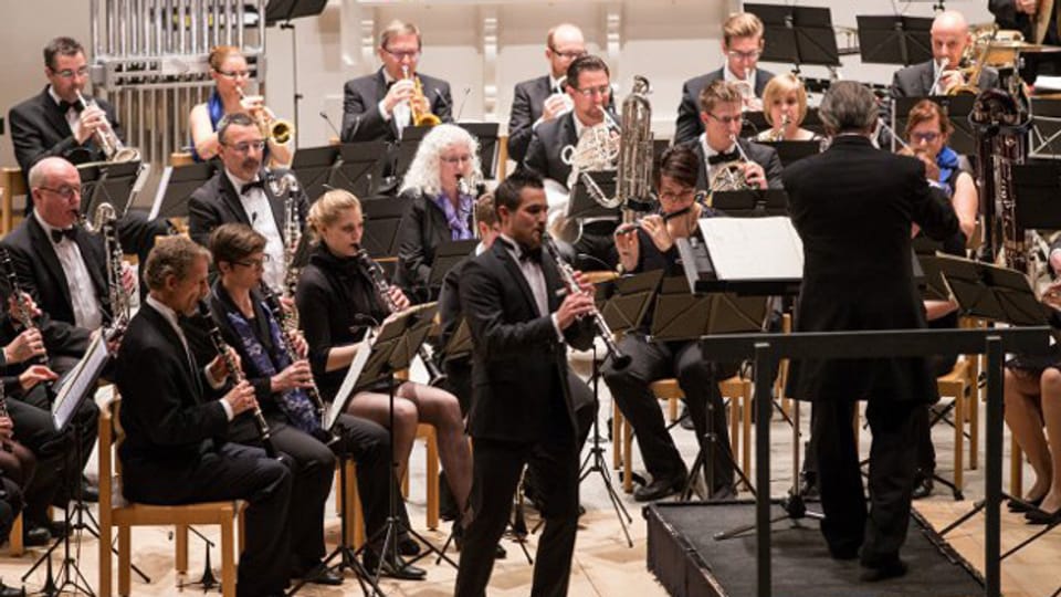 Benjamin Zwick hat mehrere Fäden in der Hand - Audio & Podcasts - SRF