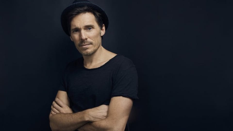 25 Jahre Lovebugs: Adrian Sieber live im Studio - Audio & Podcasts - SRF