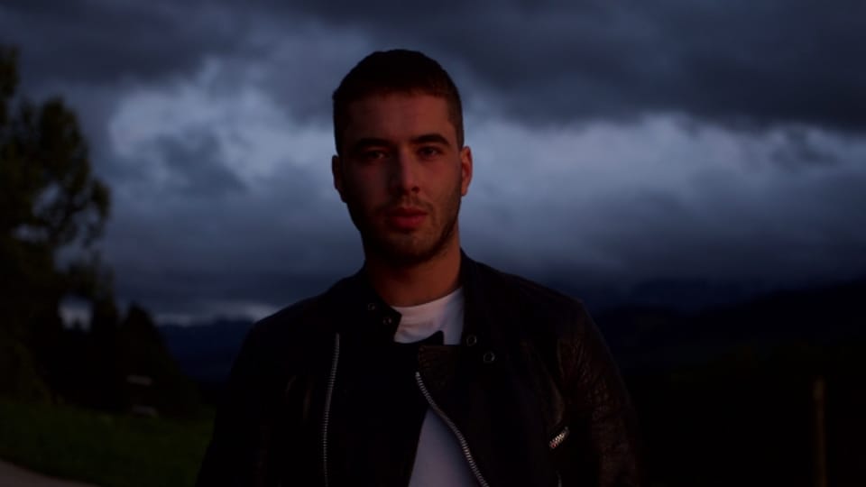 Benjamin Amaru: Entdeckt den 20-jährigen Newcomer aus Zürich! - Audio & Podcasts - SRF