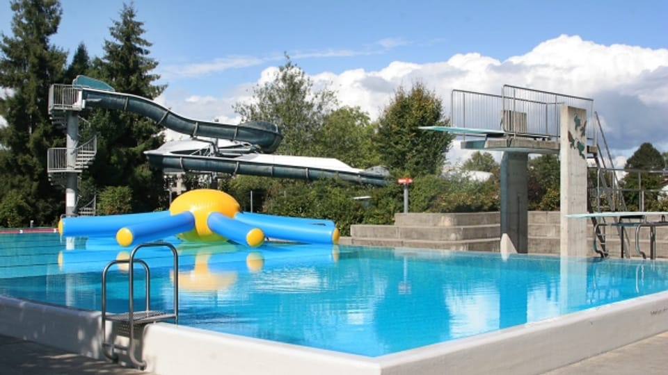 Regierung gibt grünes Licht für Sanierung von Badi Reiden - Audio ...