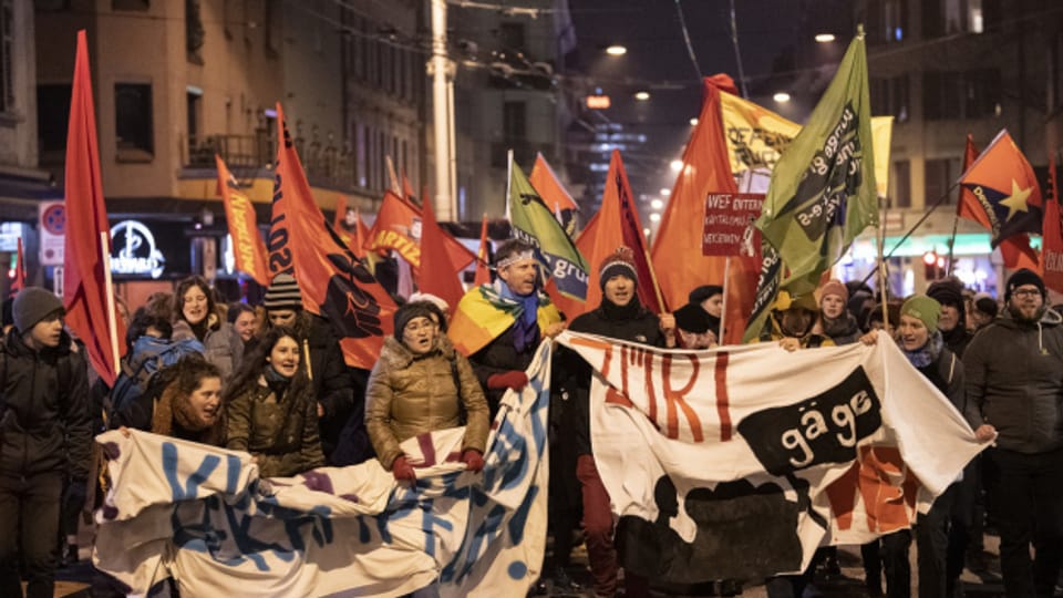 Nach Anti-WEF-Demo in Zürich: Organisatoren distanzieren sich - Audio ...