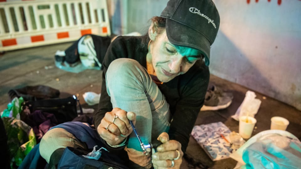 Drogen mitten im Quartier: Das Crack-Problem in Genf - Audio & Podcasts ...