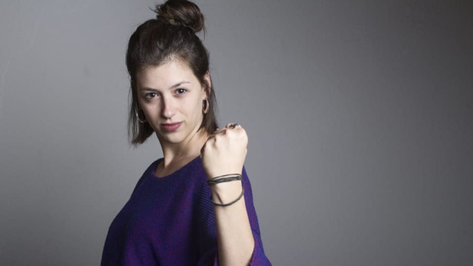 «Klebstoff-Aktionismus» mit Lisa Christ - Audio & Podcasts - SRF