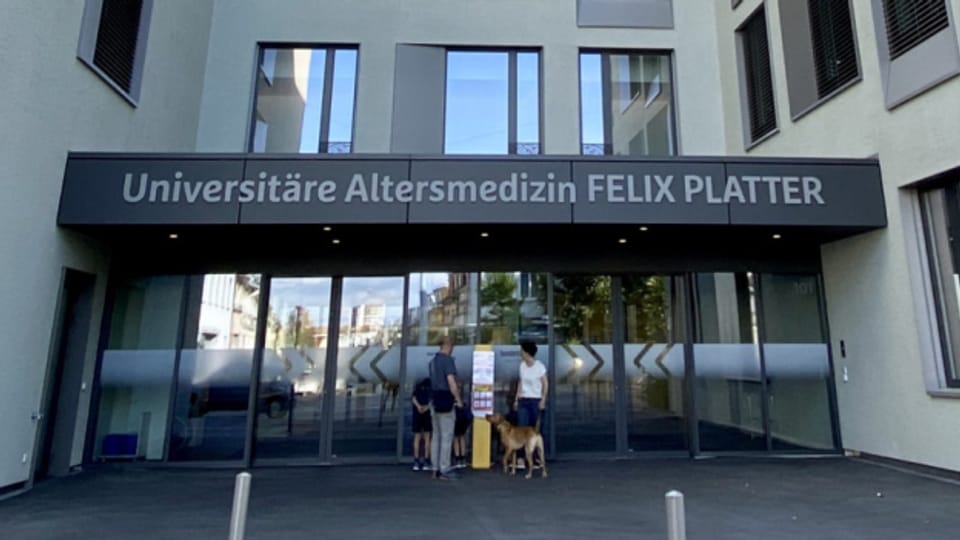 Basel-Stadt berappt Wertberichtigung des Felix Platter Spitals - Audio ...