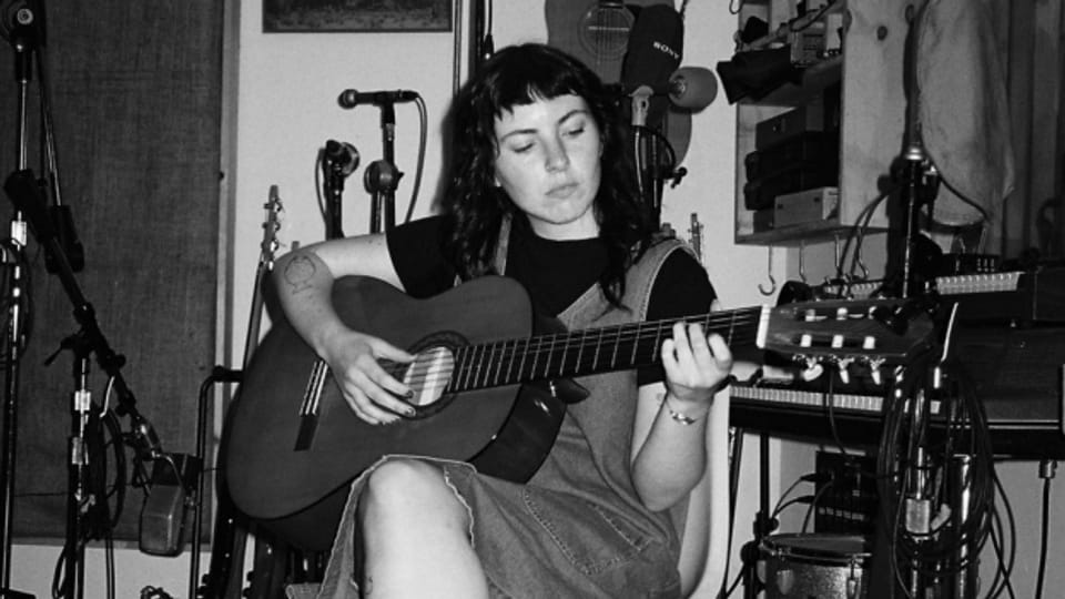 Sounds! Album der Woche & Interview: Chloe Gallardo «Defamator» - Audio ...