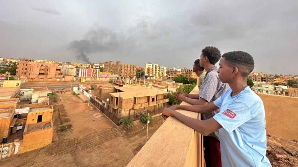 In Sudan bekämpfen sich zwei gleichwertige Armeen - Audio & Podcasts - SRF