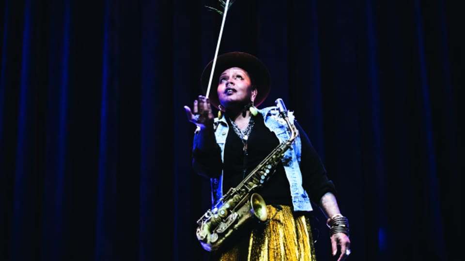 Matana Roberts: Mitreissende Performances mit Saxophon - Audio ...