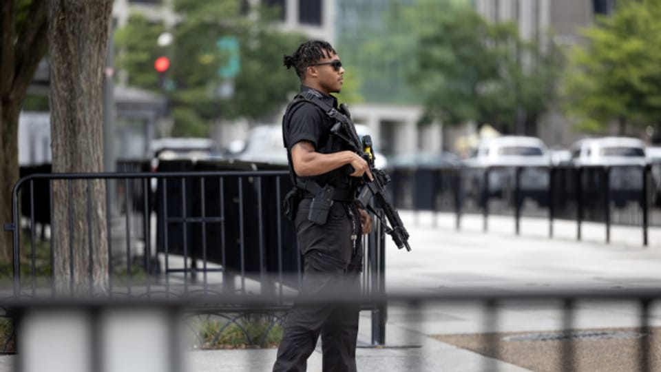 Nach Trump-Attentat: Hat der Secret Service versagt? - Audio & Podcasts ...