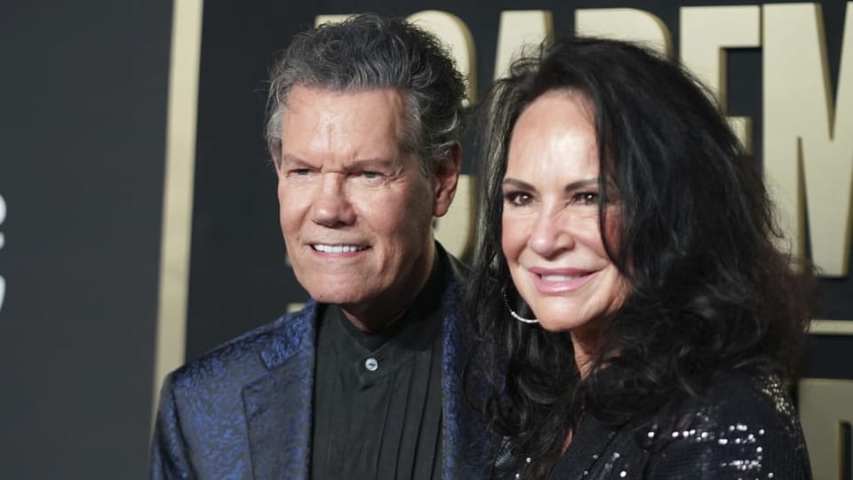KI-Stimme sei Dank: Das Comeback des Country-Stars Randy Travis - Audio ...