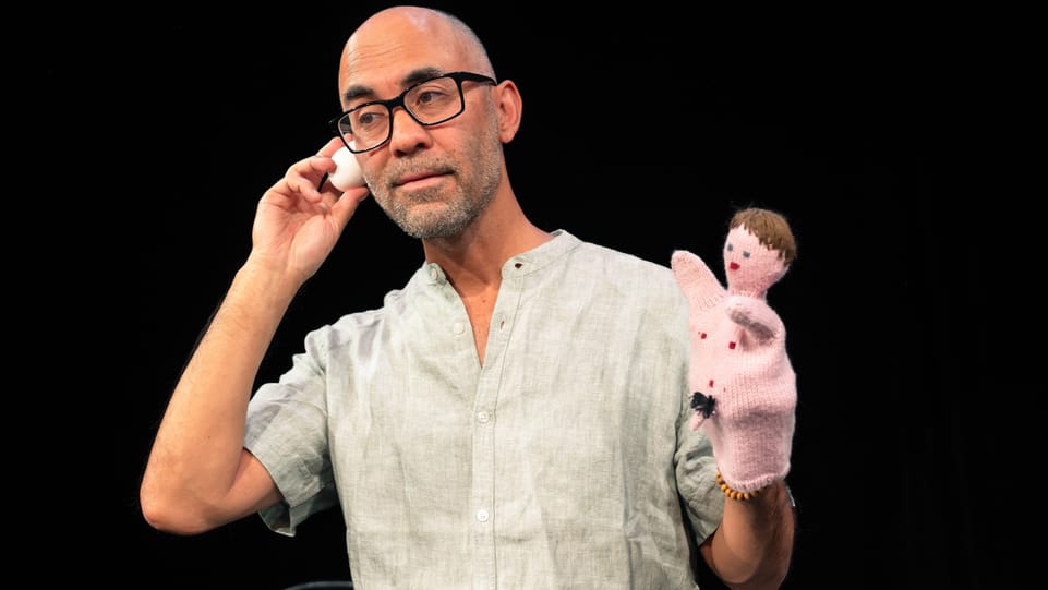 Simon Chen: «Im Anfang war das Wort» - Audio & Podcasts - SRF
