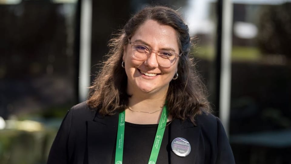 Sarah Bach: Braucht Aktivismus Spiritualität? - Audio & Podcasts - SRF