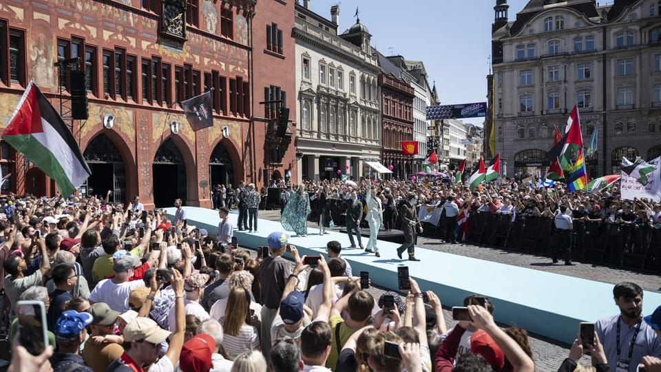 Basel eröffnet den ESC mit einer grossen Parade durch die Stadt - Audio ...