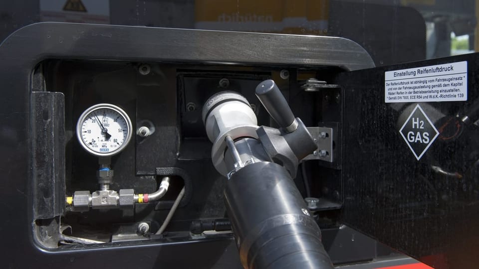 Postauto AG setzt in der Region Brugg auf Wasserstoff - Audio & Podcasts - SRF