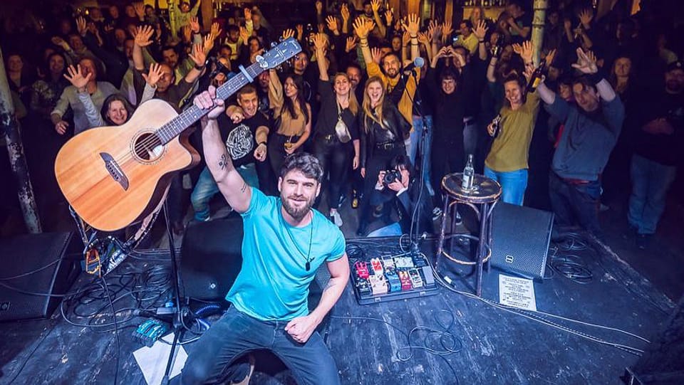 COUNTRY SPECIAL – CHRIS SAMUEL - Audio & Podcasts - SRF