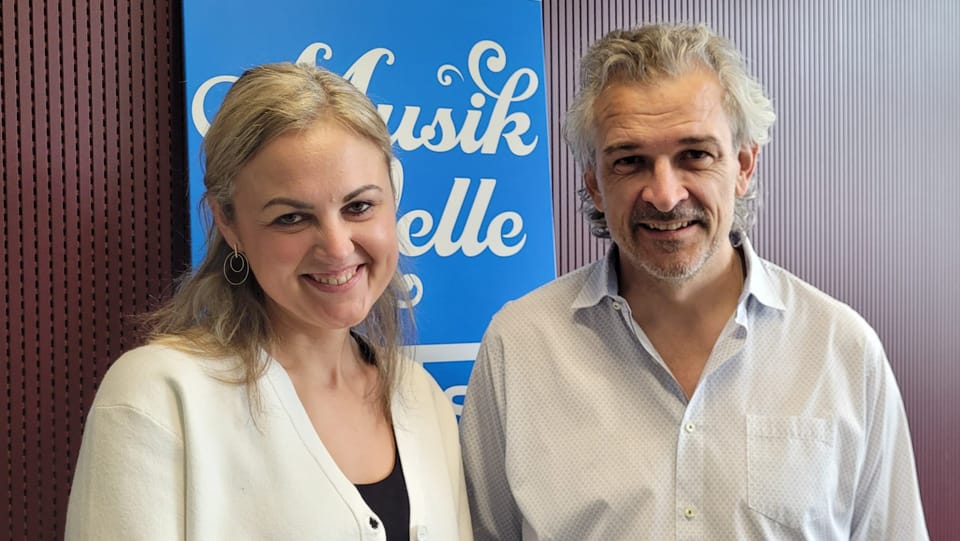 Madlaina Küng - die Profi-Kontrabassistin ohne Berührungsängste - Audio ...