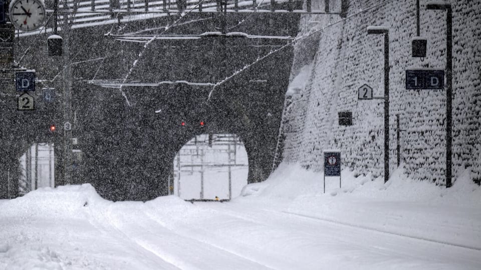 Wallis: Zug in Goppenstein entgleist - Audio & Podcasts - SRF
