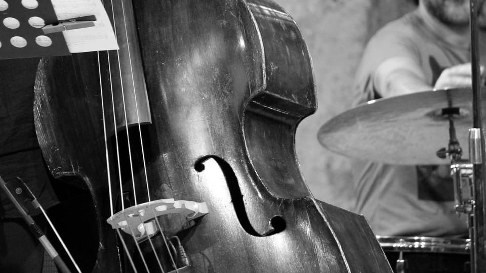 Jazz cun humor subtil en la Postremise a Cuira - Audioteca - RTR