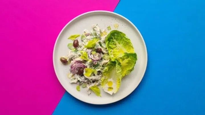 Rezept - Pouletsalat mit Oliven und Sellerie - Radio SRF 1 - SRF
